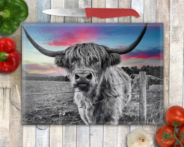 Red Sky Highland Cow Glass Chopping Board, Worktop Saver - Decor et more